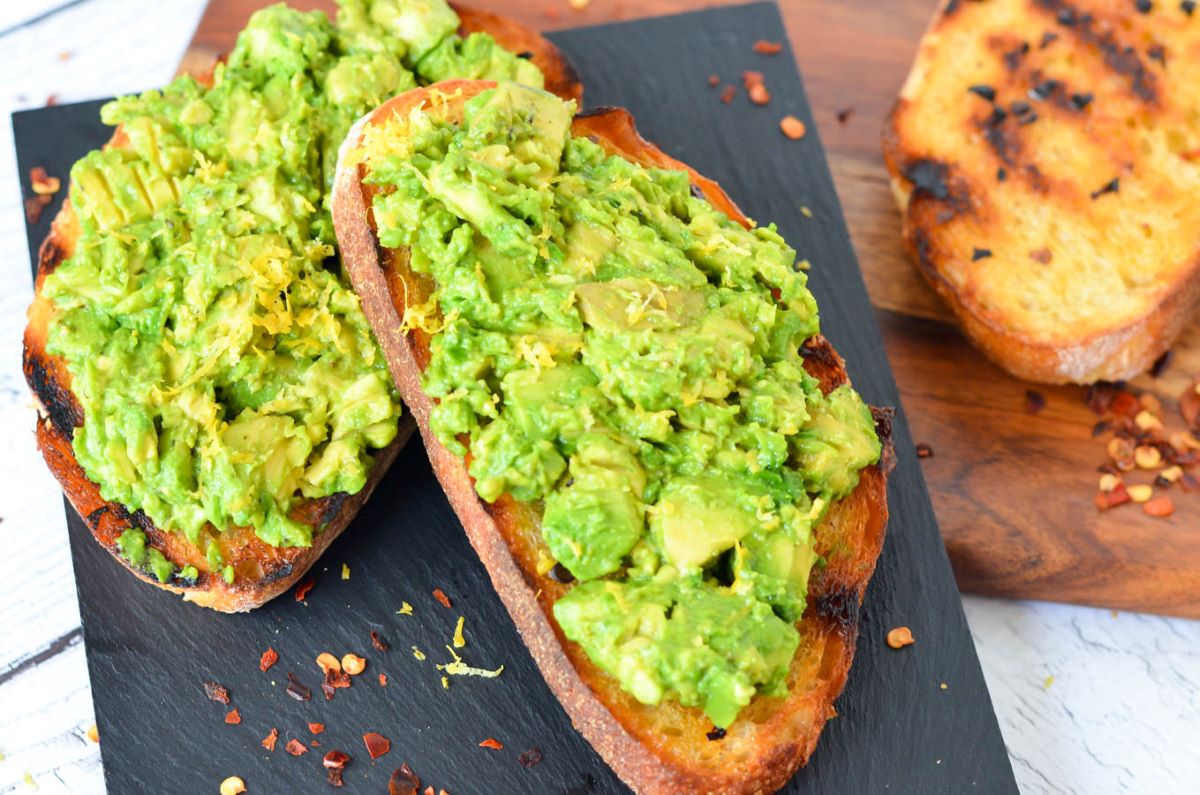 La recette parfaite de toast à l'avocat pour les matins pressés